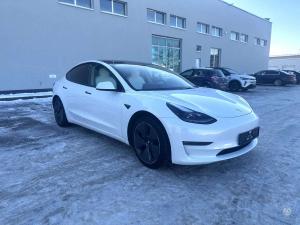 Balts Tesla Model 3 2022 Marijampole, ar dzinēja tilpumu 0.00 L un nobraukumu 94 tūkst. km par 23400 €, foto  vietnē AUTOMOTO.COM.LV