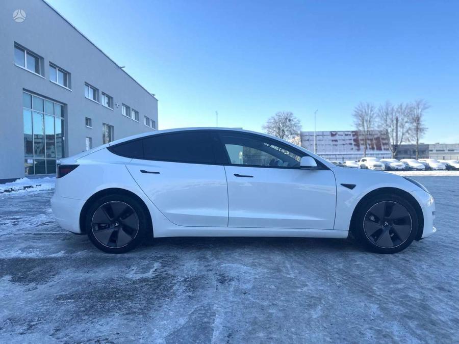 Balts Tesla Model 3 2022 Marijampole, ar dzinēja tilpumu 0.00 L un nobraukumu 94 tūkst. km par 23400 €, foto 6 vietnē AUTOMOTO.COM.LV