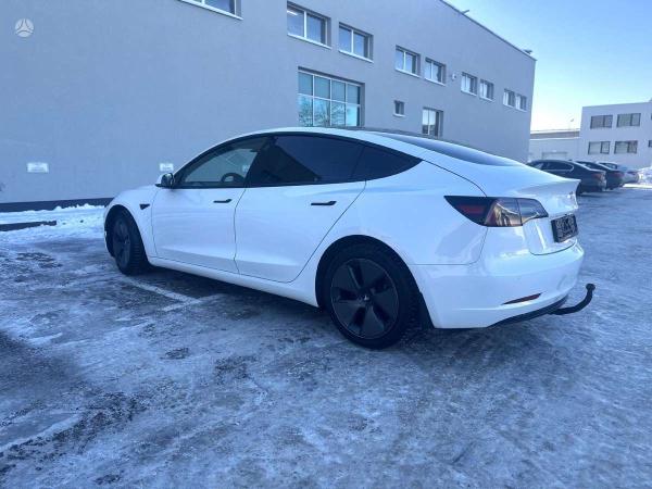 White Tesla Model 3 2022 in Marijampole, with an engine capacity of 0.00 L and mileage of 94 thousand km for 23400 €, photo 10 on AUTOMOTO.COM.LV