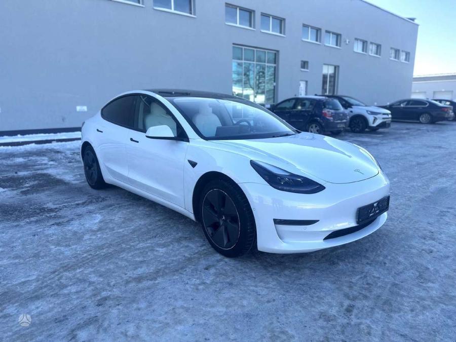 Balts Tesla Model 3 2022 Marijampole, ar dzinēja tilpumu 0.00 L un nobraukumu 94 tūkst. km par 23400 €, foto 12 vietnē AUTOMOTO.COM.LV