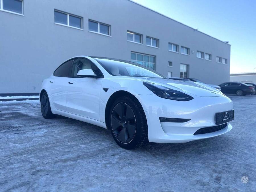 Balts Tesla Model 3 2022 Marijampole, ar dzinēja tilpumu 0.00 L un nobraukumu 94 tūkst. km par 23400 €, foto 13 vietnē AUTOMOTO.COM.LV