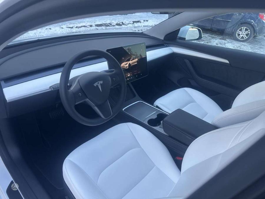 Balts Tesla Model 3 2022 Marijampole, ar dzinēja tilpumu 0.00 L un nobraukumu 94 tūkst. km par 23400 €, foto 16 vietnē AUTOMOTO.COM.LV