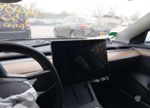 Balts Tesla Model 3 2023 Šauļi, ar dzinēja tilpumu 0.00 L un nobraukumu 45 tūkst. km par 9200 €, foto 11 vietnē AUTOMOTO.COM.LV