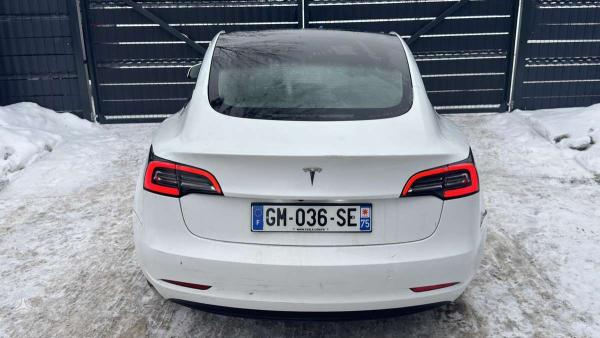 Balts Tesla Model 3 2023 Jonava, ar dzinēja tilpumu 0.00 L un nobraukumu 138 tūkst. km par 7950 €, foto 6 vietnē AUTOMOTO.COM.LV