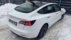 Balts Tesla Model 3 2023 Jonava, ar dzinēja tilpumu 0.00 L un nobraukumu 138 tūkst. km par 7950 €, foto 13 vietnē AUTOMOTO.COM.LV