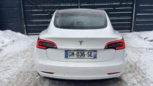 Balts Tesla Model 3 2023 Jonava, ar dzinēja tilpumu 0.00 L un nobraukumu 138 tūkst. km par 7950 €, foto 14 vietnē AUTOMOTO.COM.LV