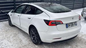 Balts Tesla Model 3 2023 Jonava, ar dzinēja tilpumu 0.00 L un nobraukumu 138 tūkst. km par 7950 €, foto 15 vietnē AUTOMOTO.COM.LV