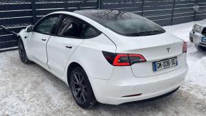 White Tesla Model 3 2023 in Jonava, with an engine capacity of 0.00 L and mileage of 138 thousand km for 7500 €, photo  on AUTOMOTO.COM.LV