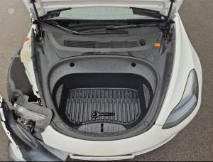 White Tesla Model 3 2023 in Klaipeda, with an engine capacity of 0.00 L and mileage of 63 thousand km for 11500 €, photo 9 on AUTOMOTO.COM.LV