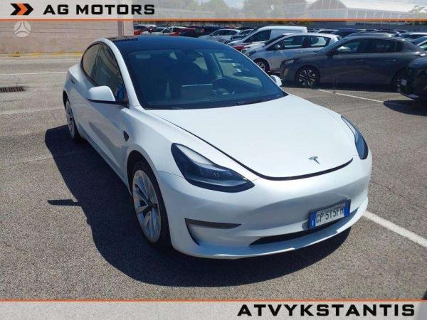 Balts Tesla Model 3 2023 Viļņa, ar dzinēja tilpumu 0.00 L un nobraukumu 69 tūkst. km par 30900 €, foto 1 vietnē AUTOMOTO.COM.LV