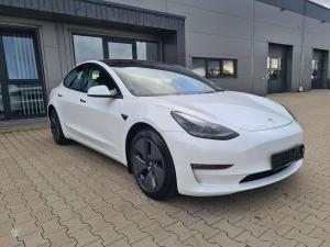Balts Tesla Model 3 2023 Šauļi, ar dzinēja tilpumu 0.00 L un nobraukumu 88 tūkst. km par 30900 €, foto 4 vietnē AUTOMOTO.COM.LV