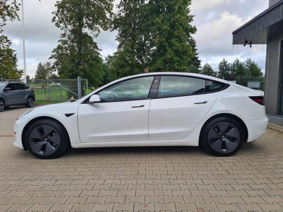 Balts Tesla Model 3 2023 Šauļi, ar dzinēja tilpumu 0.00 L un nobraukumu 88 tūkst. km par 30900 €, foto 5 vietnē AUTOMOTO.COM.LV