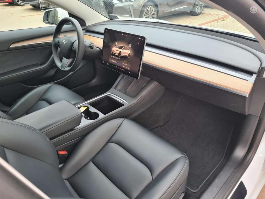 Balts Tesla Model 3 2023 Šauļi, ar dzinēja tilpumu 0.00 L un nobraukumu 88 tūkst. km par 30900 €, foto 14 vietnē AUTOMOTO.COM.LV