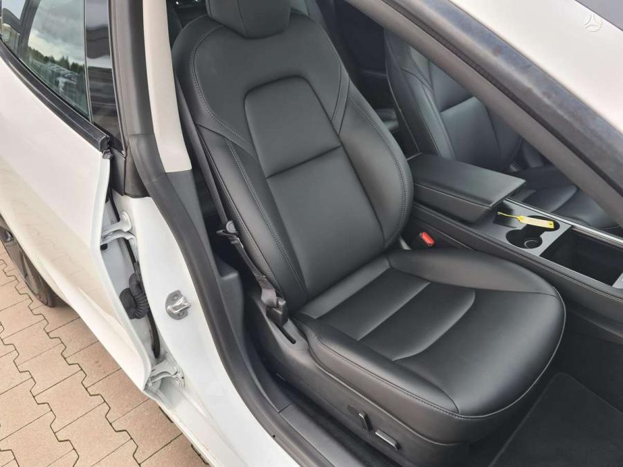Balts Tesla Model 3 2023 Šauļi, ar dzinēja tilpumu 0.00 L un nobraukumu 88 tūkst. km par 30900 €, foto 15 vietnē AUTOMOTO.COM.LV