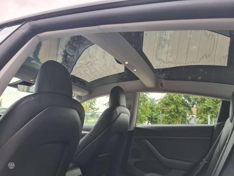Balts Tesla Model 3 2023 Šauļi, ar dzinēja tilpumu 0.00 L un nobraukumu 88 tūkst. km par 30900 €, foto 19 vietnē AUTOMOTO.COM.LV