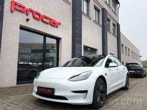 Белый Тесла Модель 3 2023 в Рига, объемом двигателя 0.00 л и пробегом 60 тыс. км за 29900 €, фото  на AUTOMOTO.COM.LV