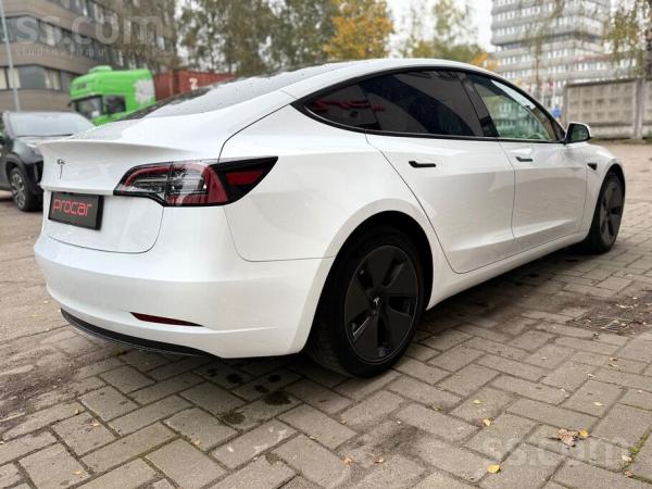 Белый Тесла Модель 3 2023 в Рига, объемом двигателя 0.00 л и пробегом 60 тыс. км за 29900 €, фото 6 на AUTOMOTO.COM.LV