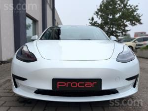 White Tesla Model 3 2023 in Riga, with an engine capacity of 0.00 L and mileage of 60 thousand km for 28900 €, photo 8 on AUTOMOTO.COM.LV