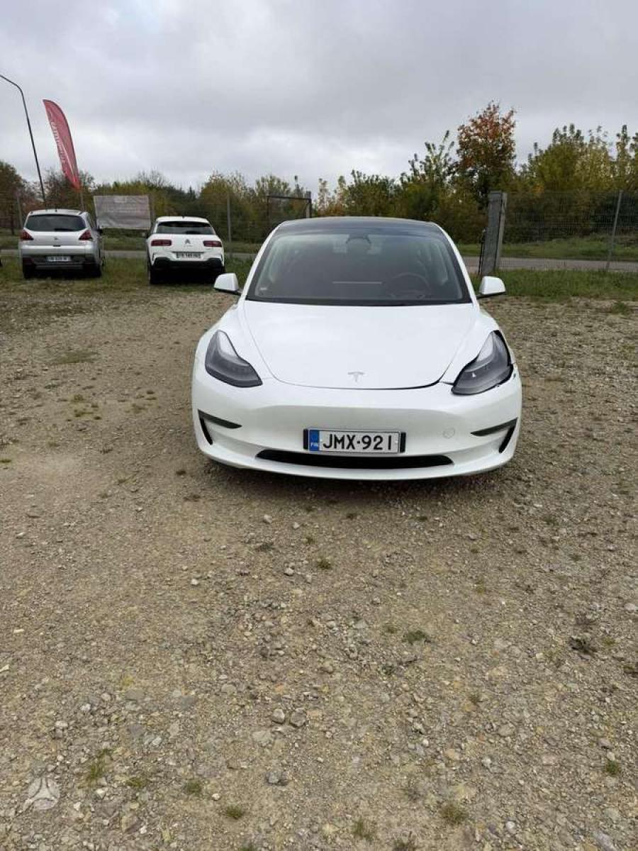 Balts Tesla Model 3 2023 Panevēža, ar dzinēja tilpumu 0.00 L un nobraukumu 112 tūkst. km par 19360 €, foto 4 vietnē AUTOMOTO.COM.LV