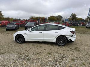 Balts Tesla Model 3 2023 Panevēža, ar dzinēja tilpumu 0.00 L un nobraukumu 112 tūkst. km par 19360 €, foto 6 vietnē AUTOMOTO.COM.LV