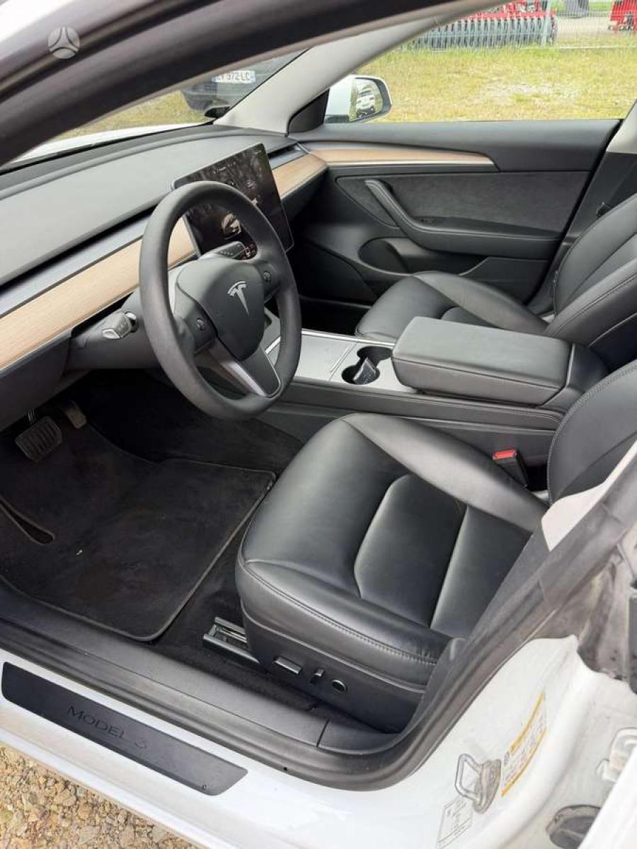 Balts Tesla Model 3 2023 Panevēža, ar dzinēja tilpumu 0.00 L un nobraukumu 112 tūkst. km par 19360 €, foto 10 vietnē AUTOMOTO.COM.LV