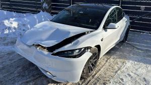 Balts Tesla Model 3 2024 Jonava, ar dzinēja tilpumu 0.00 L un nobraukumu 87 tūkst. km par 12900 €, foto 3 vietnē AUTOMOTO.COM.LV