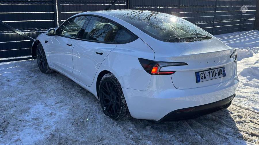 Balts Tesla Model 3 2024 Jonava, ar dzinēja tilpumu 0.00 L un nobraukumu 87 tūkst. km par 12900 €, foto 5 vietnē AUTOMOTO.COM.LV
