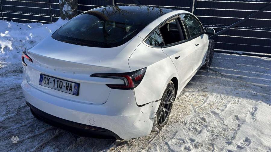 Balts Tesla Model 3 2024 Jonava, ar dzinēja tilpumu 0.00 L un nobraukumu 87 tūkst. km par 12900 €, foto 7 vietnē AUTOMOTO.COM.LV
