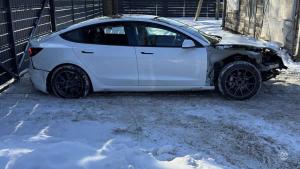Balts Tesla Model 3 2024 Jonava, ar dzinēja tilpumu 0.00 L un nobraukumu 87 tūkst. km par 12900 €, foto 8 vietnē AUTOMOTO.COM.LV