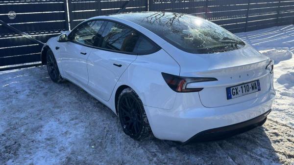 Balts Tesla Model 3 2024 Jonava, ar dzinēja tilpumu 0.00 L un nobraukumu 87 tūkst. km par 12550 €, foto 9 vietnē AUTOMOTO.COM.LV