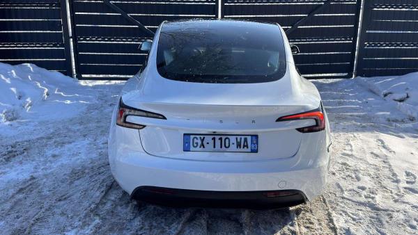 Balts Tesla Model 3 2024 Jonava, ar dzinēja tilpumu 0.00 L un nobraukumu 87 tūkst. km par 12550 €, foto 10 vietnē AUTOMOTO.COM.LV