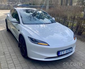 Белый Тесла Модель 3 2024 в Рига, объемом двигателя 0.00 л и пробегом 14 тыс. км за 35000 €, фото 9 на AUTOMOTO.COM.LV