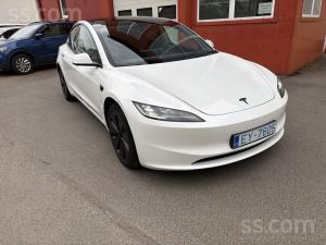 Balts Tesla Model 3 2025 Rīga, ar dzinēja tilpumu 0.00 L un nobraukumu 27 tūkst. km par 38800 €, foto 3 vietnē AUTOMOTO.COM.LV