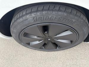 Balts Tesla Model 3 2025 Rīga, ar dzinēja tilpumu 0.00 L un nobraukumu 27 tūkst. km par 38800 €, foto 11 vietnē AUTOMOTO.COM.LV