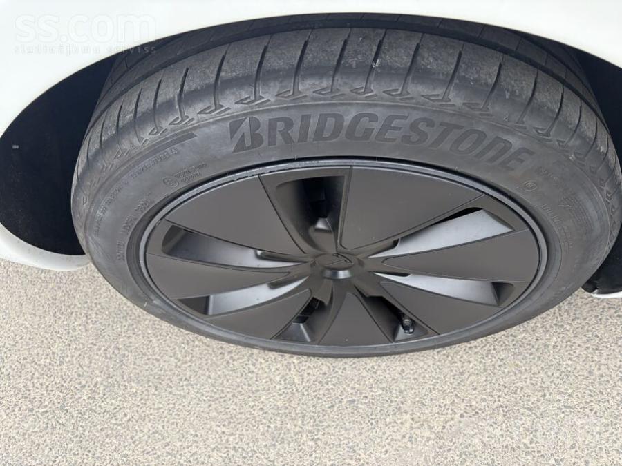 Balts Tesla Model 3 2025 Rīga, ar dzinēja tilpumu 0.00 L un nobraukumu 27 tūkst. km par 38800 €, foto 11 vietnē AUTOMOTO.COM.LV