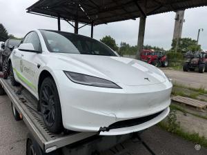 Balts Tesla Model 3 2024 Marijampole, ar dzinēja tilpumu 0.00 L un nobraukumu 24 tūkst. km par 22500 €, foto  vietnē AUTOMOTO.COM.LV