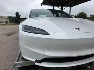 Balts Tesla Model 3 2024 Marijampole, ar dzinēja tilpumu 0.00 L un nobraukumu 24 tūkst. km par 22500 €, foto 3 vietnē AUTOMOTO.COM.LV