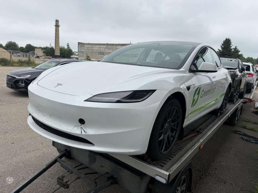 Balts Tesla Model 3 2024 Marijampole, ar dzinēja tilpumu 0.00 L un nobraukumu 24 tūkst. km par 22500 €, foto 5 vietnē AUTOMOTO.COM.LV