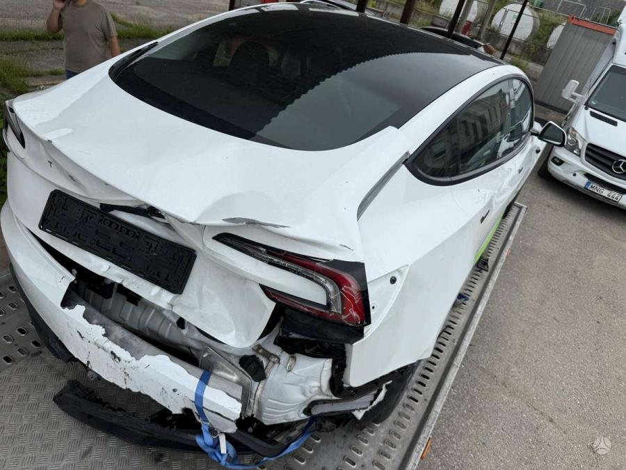 Balts Tesla Model 3 2024 Marijampole, ar dzinēja tilpumu 0.00 L un nobraukumu 24 tūkst. km par 22500 €, foto 8 vietnē AUTOMOTO.COM.LV