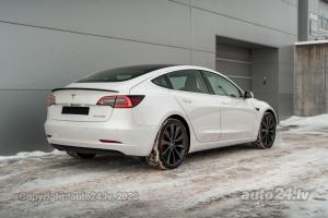 Balts Tesla Model 3 2019 Tartu, ar dzinēja tilpumu 0.00 L un nobraukumu 86 tūkst. km par 25900 €, foto 2 vietnē AUTOMOTO.COM.LV