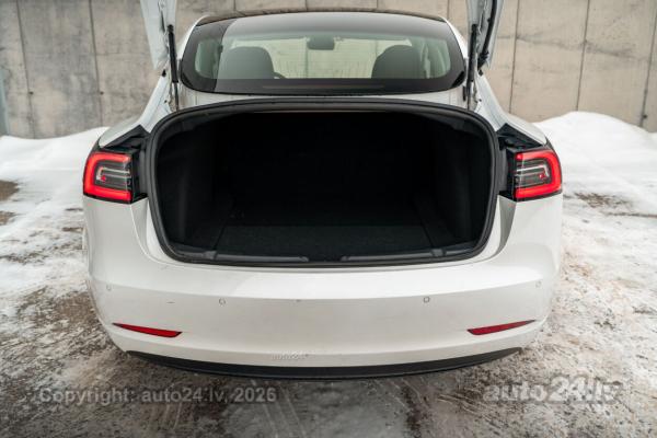 Balts Tesla Model 3 2019 Tartu, ar dzinēja tilpumu 0.00 L un nobraukumu 86 tūkst. km par 25900 €, foto 6 vietnē AUTOMOTO.COM.LV