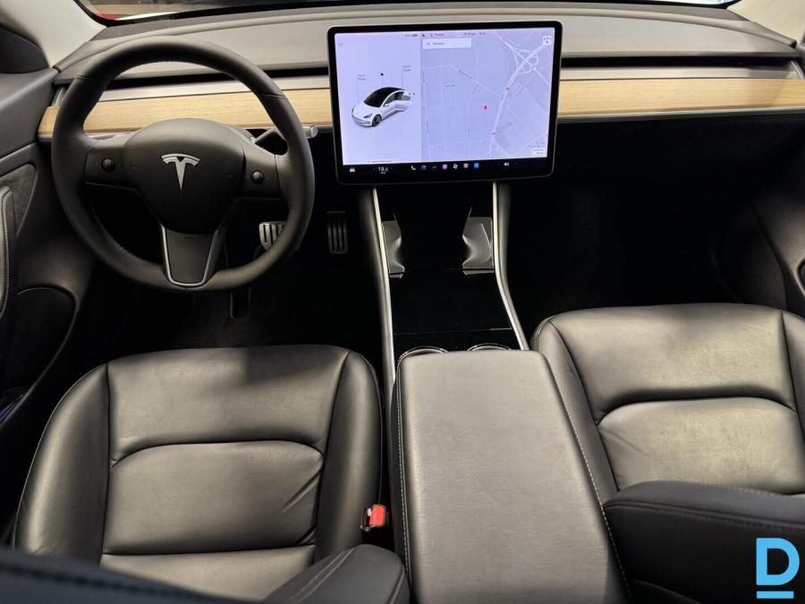 Balts Tesla Model 3 2019 Mārupe, ar dzinēja tilpumu 0.00 L un nobraukumu 129 tūkst. km par 20990 €, foto 3 vietnē AUTOMOTO.COM.LV