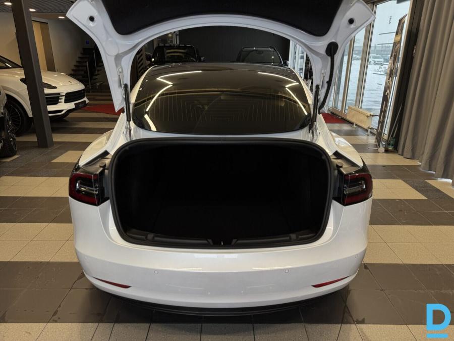 Balts Tesla Model 3 2019 Mārupe, ar dzinēja tilpumu 0.00 L un nobraukumu 129 tūkst. km par 20990 €, foto 5 vietnē AUTOMOTO.COM.LV