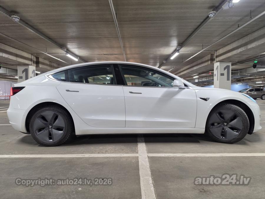 Balts Tesla Model 3 2019 Tallina, ar dzinēja tilpumu 0.00 L un nobraukumu 189 tūkst. km par 19000 €, foto 4 vietnē AUTOMOTO.COM.LV