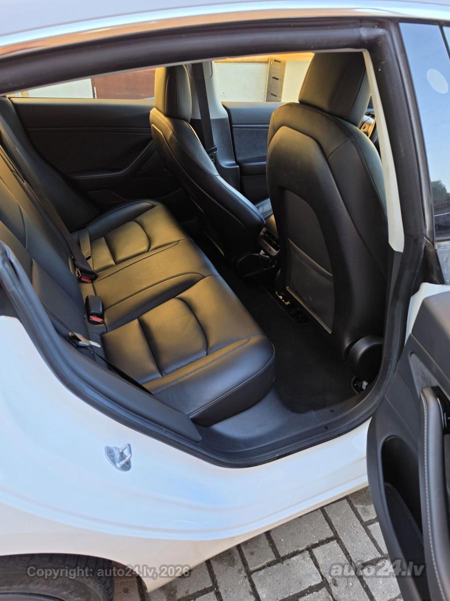 Balts Tesla Model 3 2019 Tallina, ar dzinēja tilpumu 0.00 L un nobraukumu 189 tūkst. km par 19000 €, foto 15 vietnē AUTOMOTO.COM.LV