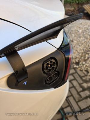 Balts Tesla Model 3 2019 Tallina, ar dzinēja tilpumu 0.00 L un nobraukumu 189 tūkst. km par 19000 €, foto 17 vietnē AUTOMOTO.COM.LV