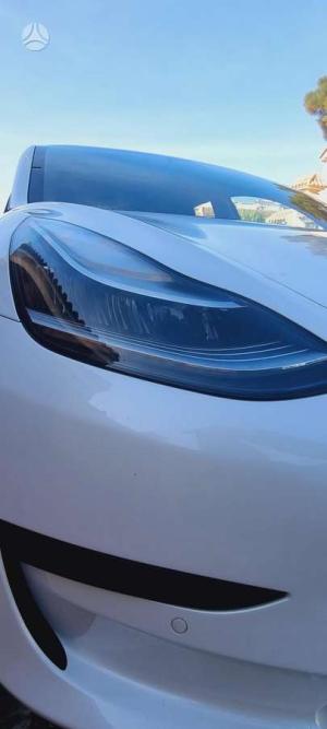 Balts Tesla Model 3 2019 Viļņa, ar dzinēja tilpumu 0.00 L un nobraukumu 277 tūkst. km par 15500 €, foto 3 vietnē AUTOMOTO.COM.LV