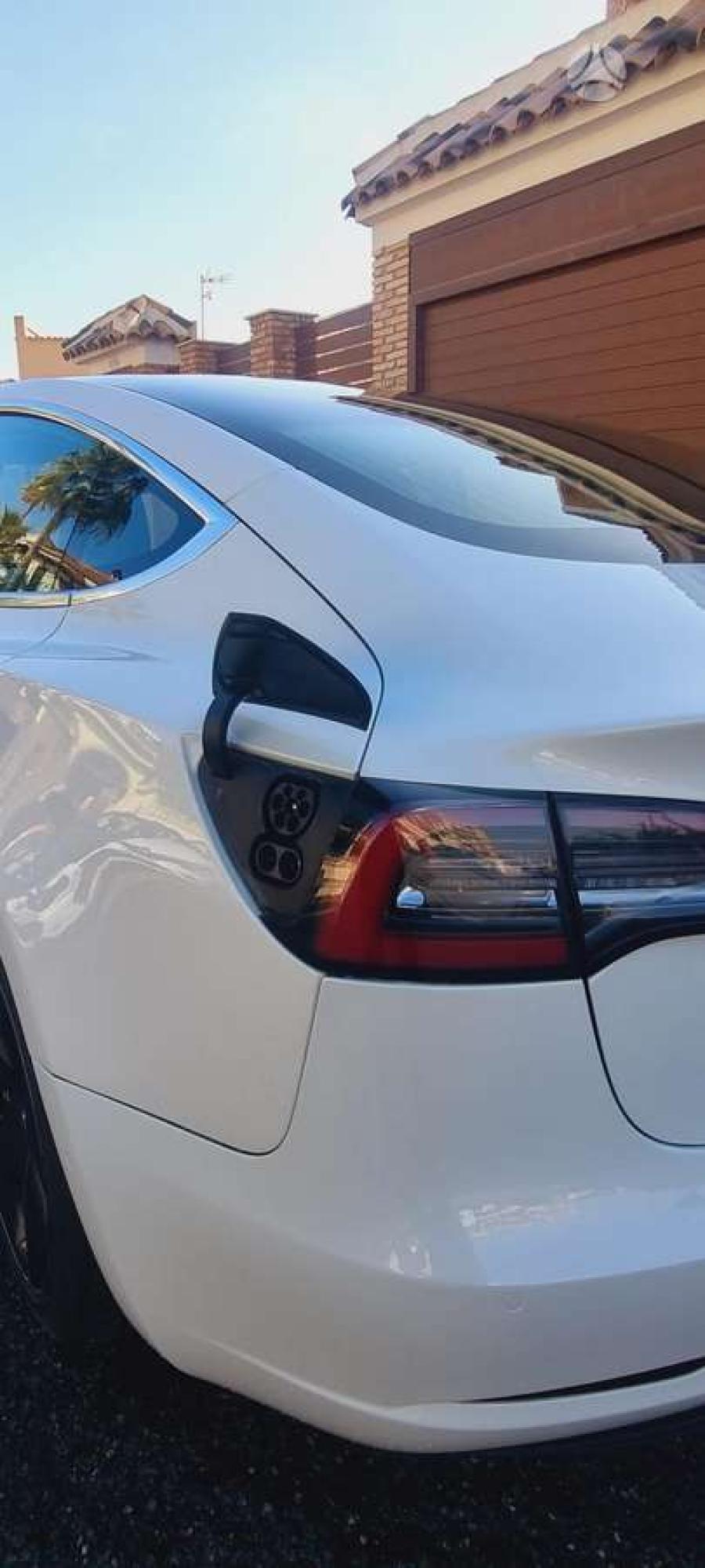 Balts Tesla Model 3 2019 Viļņa, ar dzinēja tilpumu 0.00 L un nobraukumu 277 tūkst. km par 15500 €, foto 9 vietnē AUTOMOTO.COM.LV