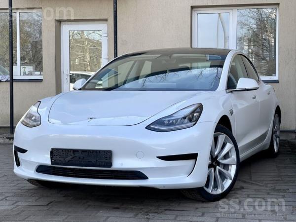 Balts Tesla Model 3 2019 Rīga, ar dzinēja tilpumu 0.00 L un nobraukumu 0 tūkst. km par 17500 €, foto 2 vietnē AUTOMOTO.COM.LV