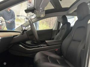 White Tesla Model 3 2019 in Panevezys, with an engine capacity of 0.00 L and mileage of 149 thousand km for 24000 €, photo 7 on AUTOMOTO.COM.LV